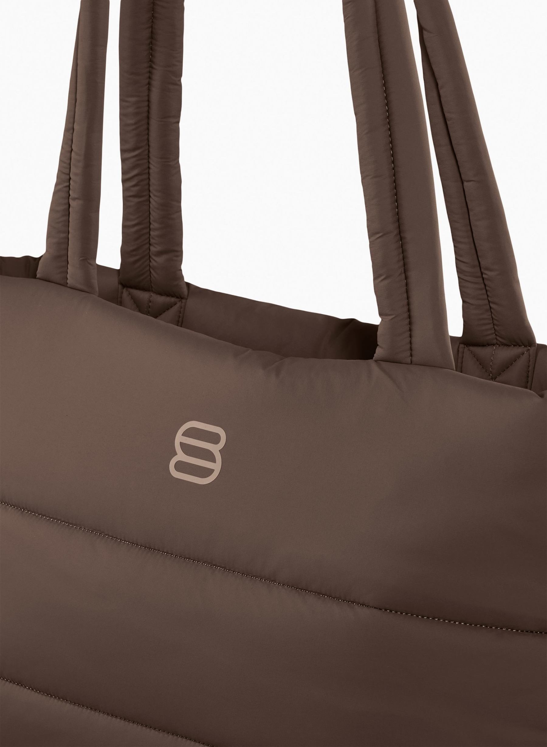 The Super Puff™ THE SUPER PUFF™ TOTE BAG | Aritzia INTL