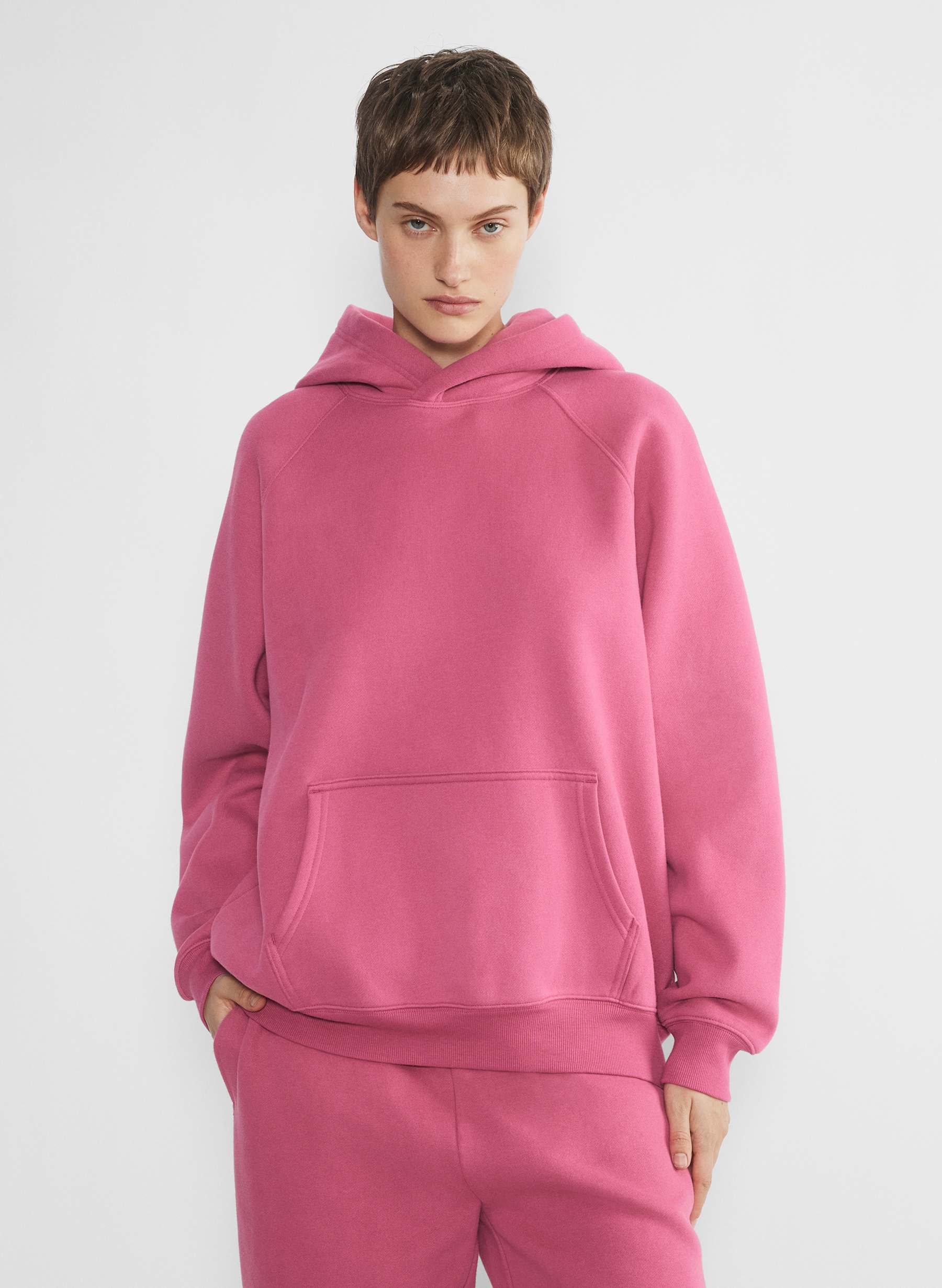 Sweatfleece COZY FLEECE MEGA RAGLAN™ HOODIE | Aritzia INTL