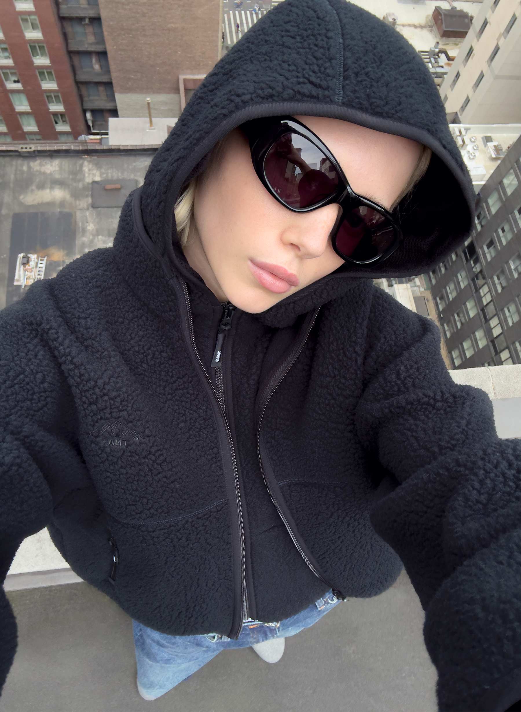 Tna POLARTEC® THERMAL PRO® MOCKNECK HI-HIP ZIP-UP | Aritzia INTL