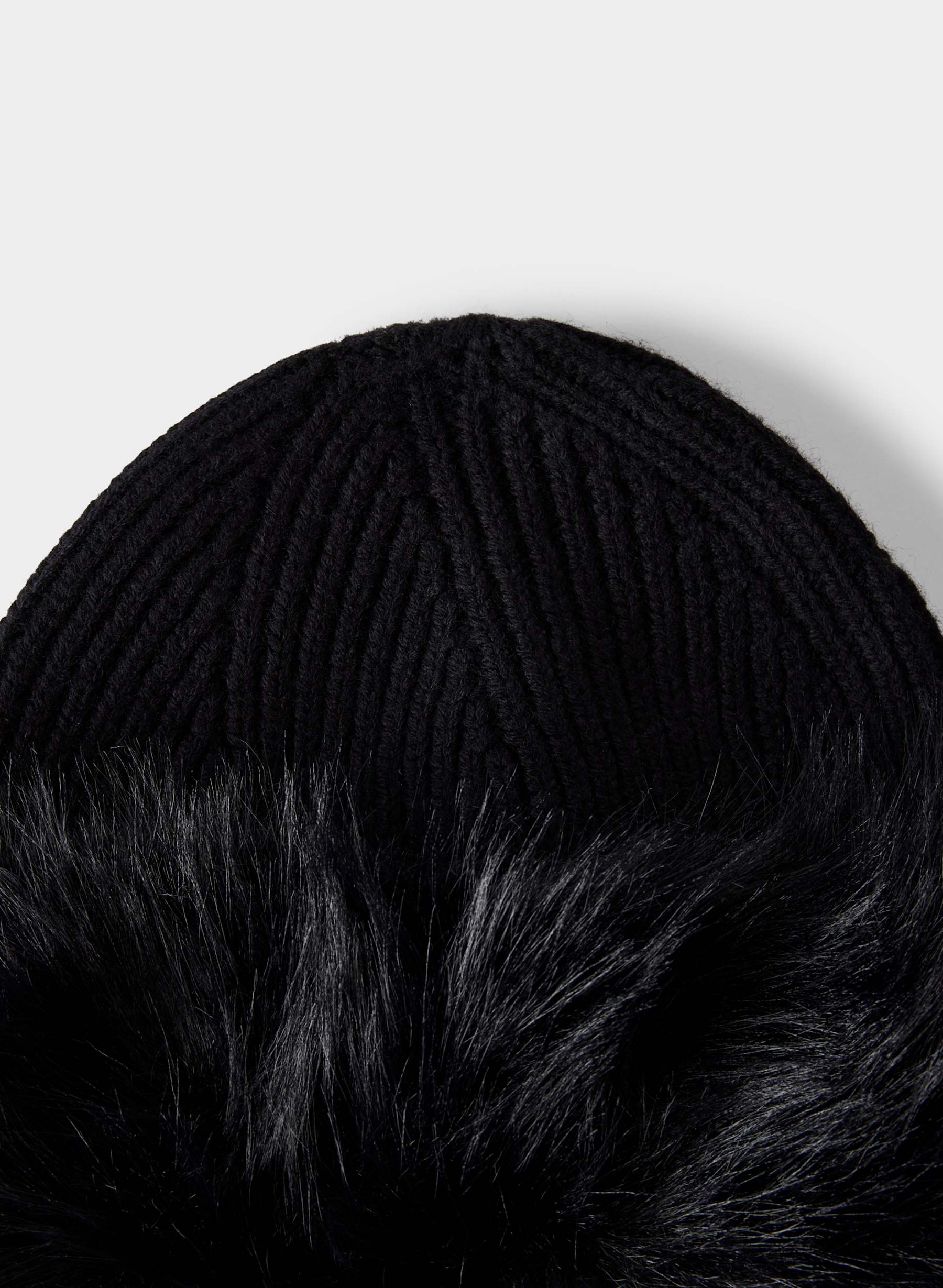 Wilfred REAL FAUX FUR CUFFED BEANIE | Aritzia CA