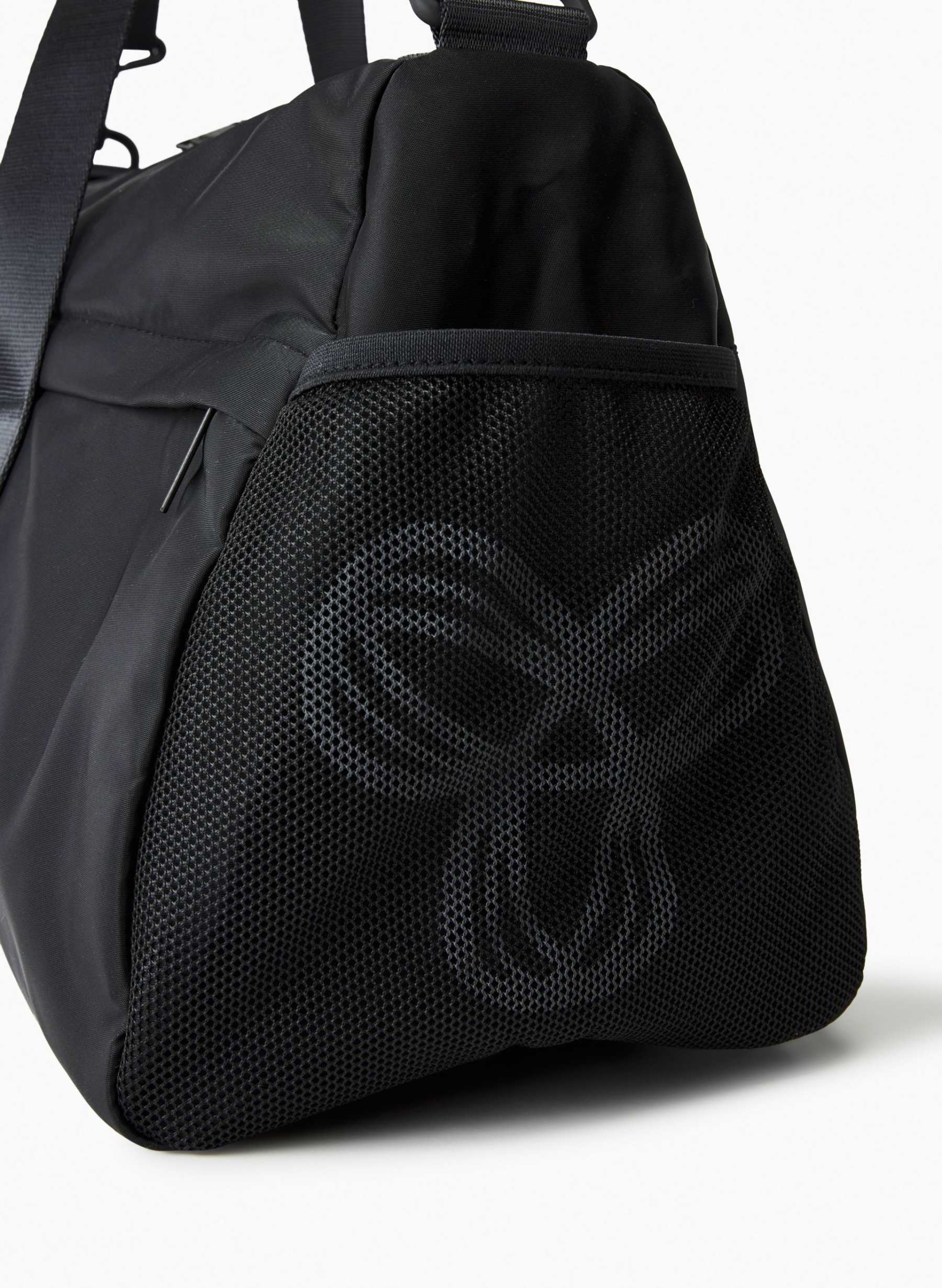 TnAction PRACTICE DUFFEL BAG | Aritzia INTL