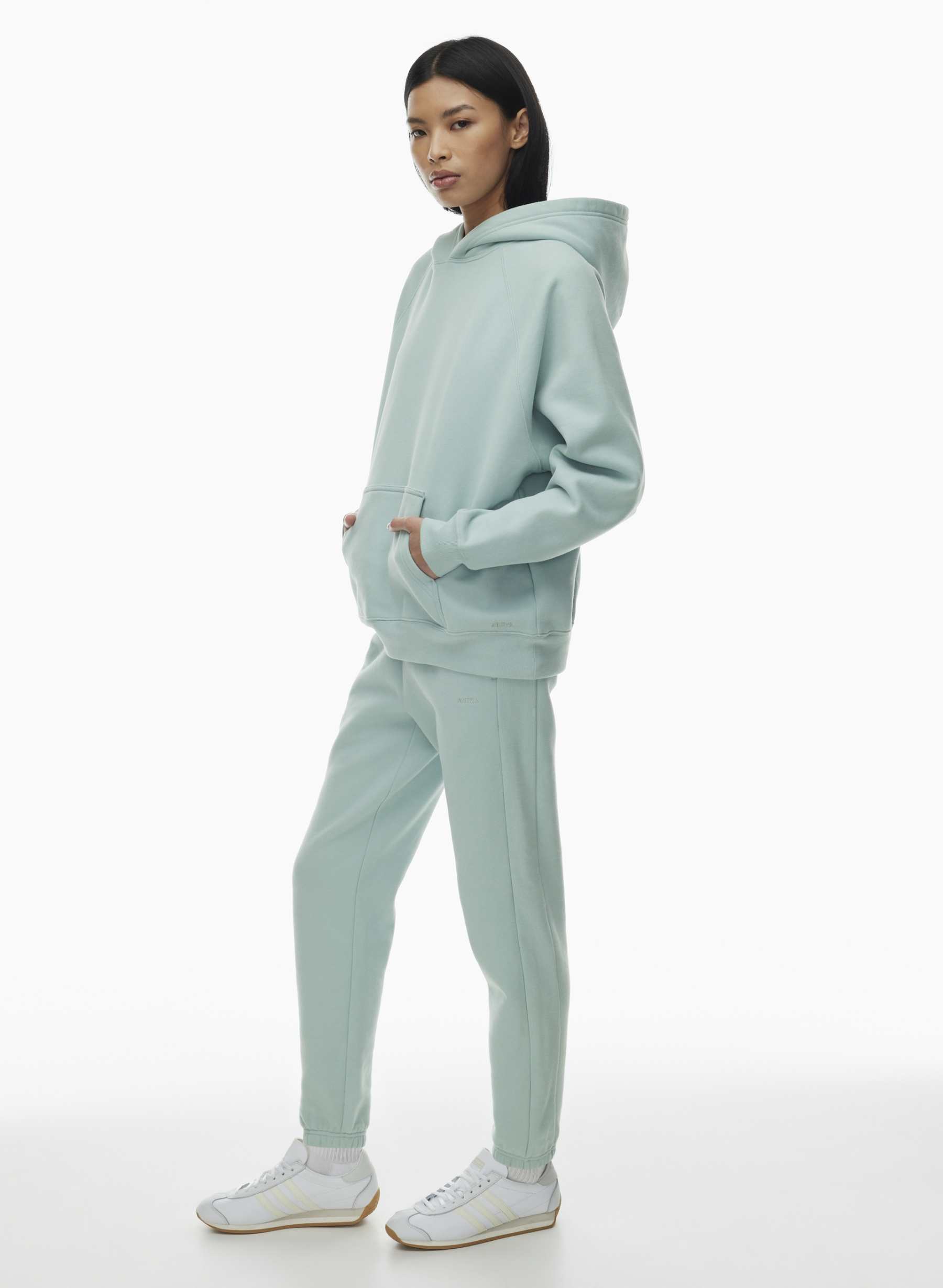 Sweatfleece COZY FLEECE MEGA RAGLAN™ HOODIE | Aritzia US