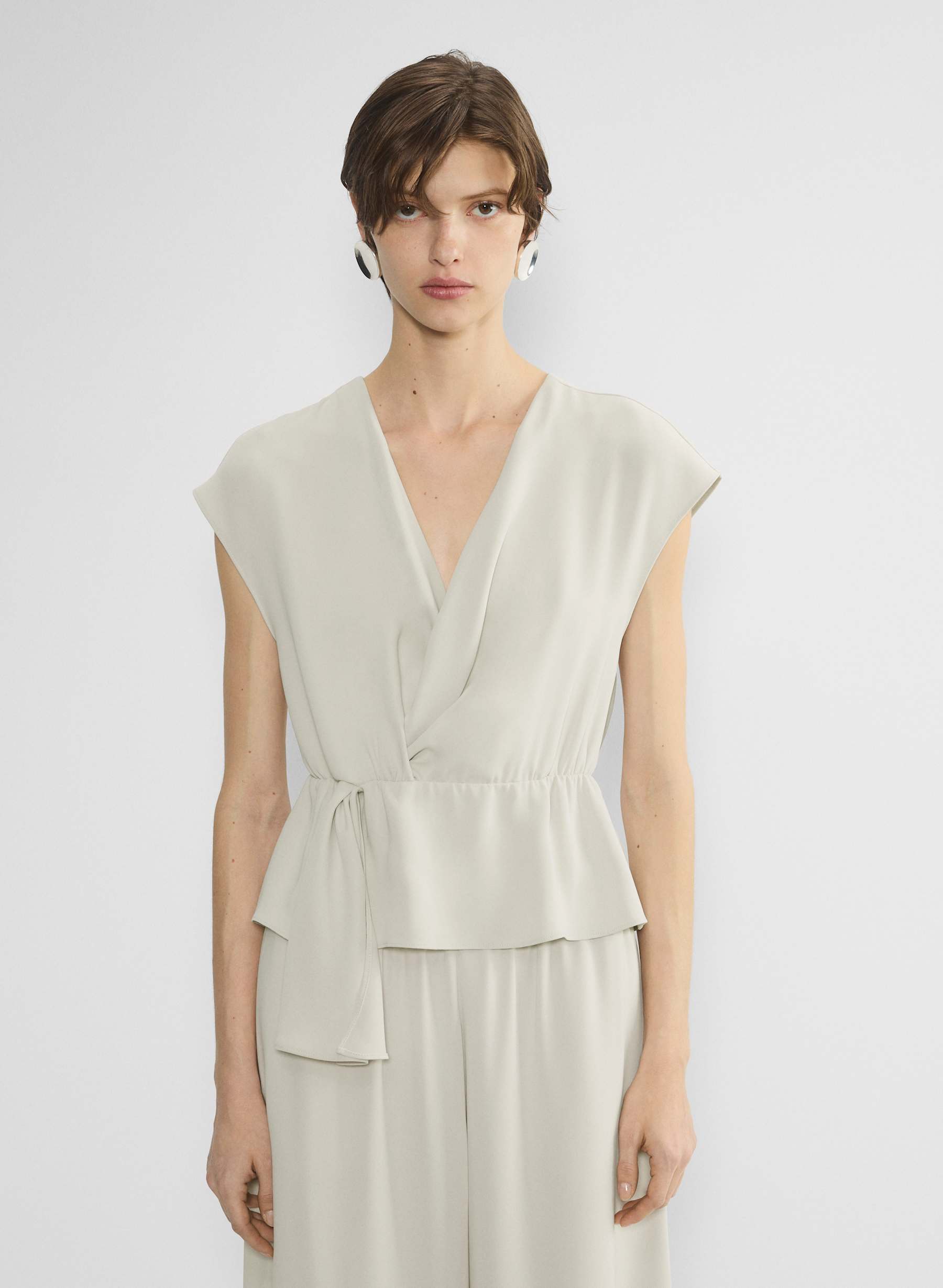 Babaton CHRONICAL BLOUSE | Aritzia INTL