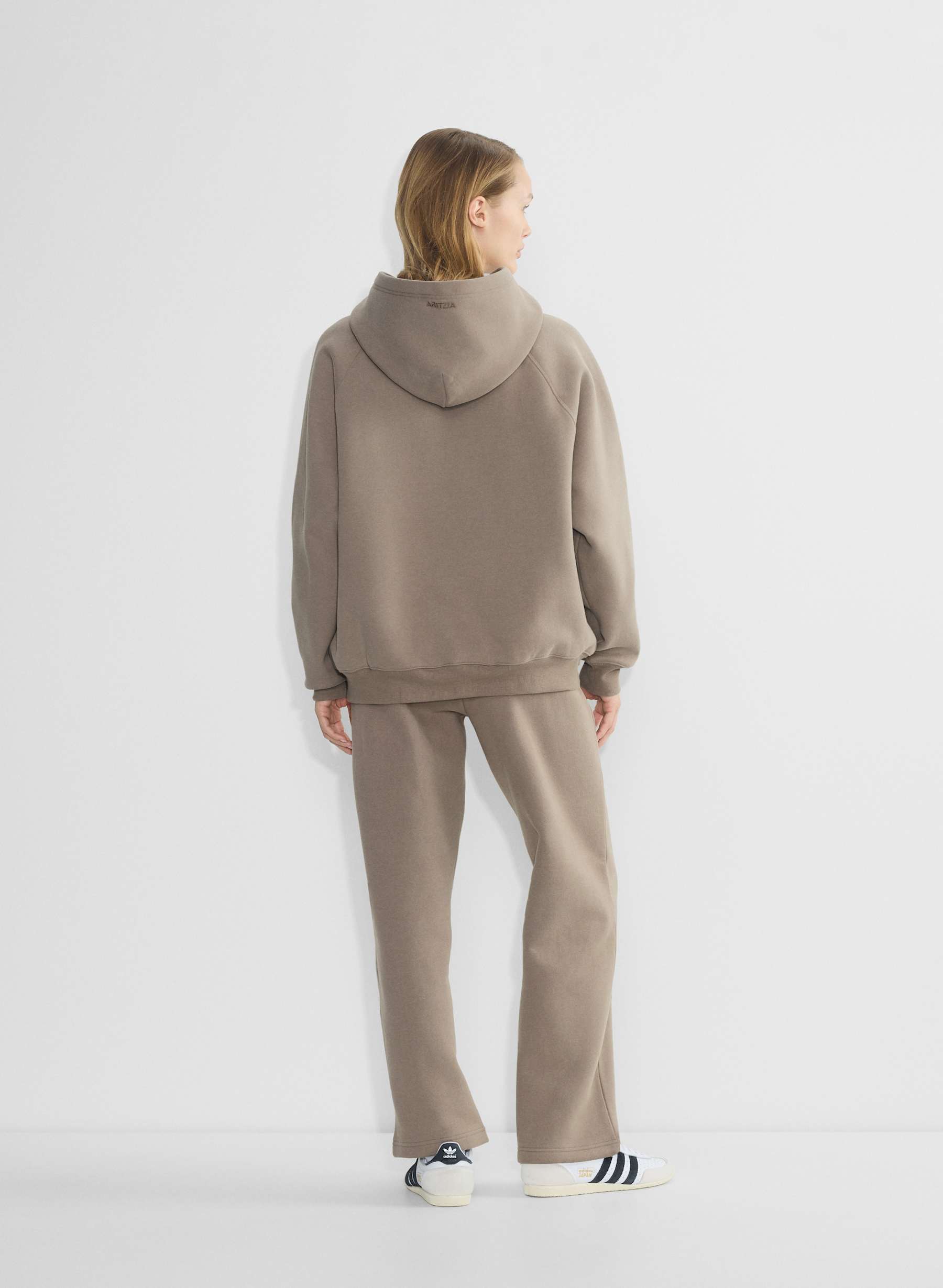 Sweatfleece COZY SWEATFLEECE MEGA RAGLAN™ HOODIE | Aritzia INTL