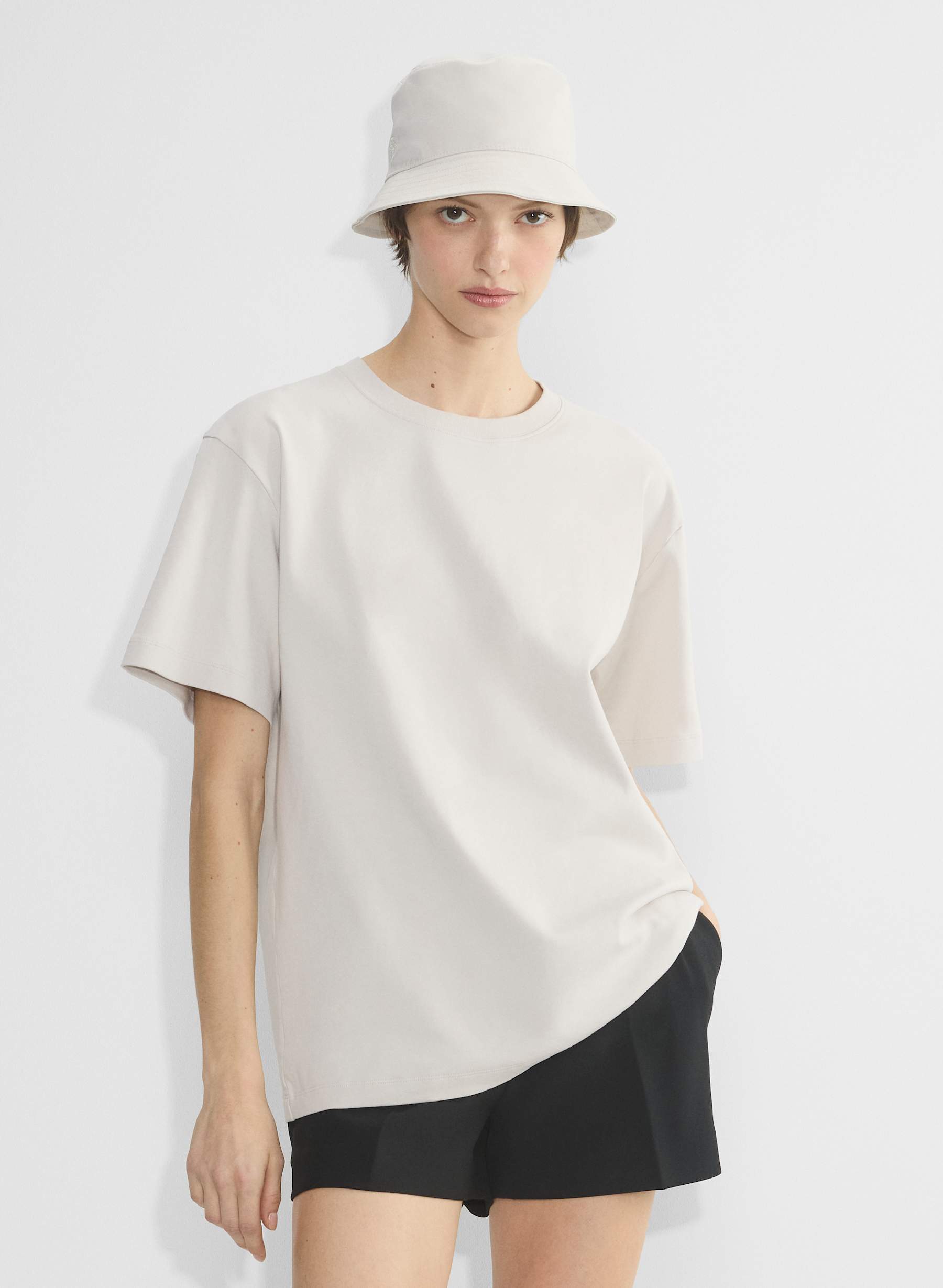 Babaton PARTITION BUCKET HAT | Aritzia INTL