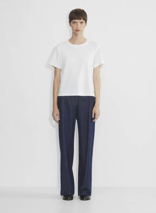 Aritzia - Robson Street in Vancouver