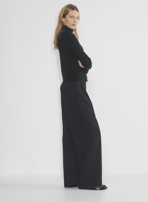 Women's Work Clothing | Shop Blouses, Dresses & Blazers | Aritzia CA